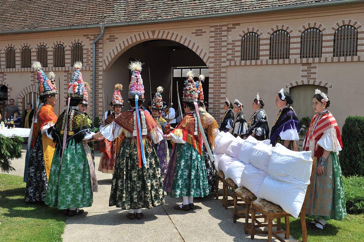Spring Procession of kraljice (queens) or ljelje from Gorjani ...